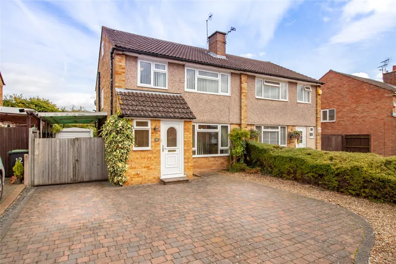 3 bedroom property to let in Barrs Road, Taplow, Buckinghamshire, SL6 ...