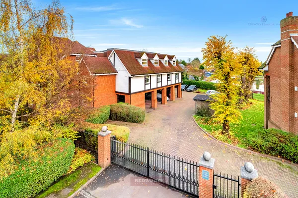 2 bedroom property to let in Lime Tree Court - Guide price £1,950 pcm