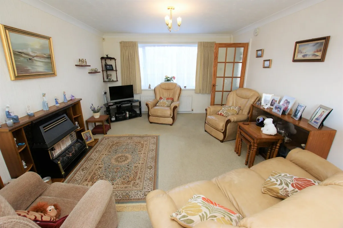4 bedroom property for sale in Rempstone Road, Wimborne, Dorset, BH21 ...