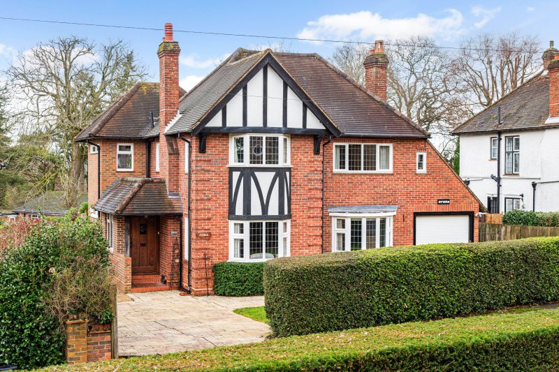 House For Sale Oak Way Reigate at Cody Chapple blog