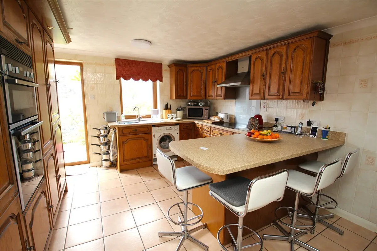4 bedroom property for sale in Cherry Tree Avenue, Fareham, Hampshire ...