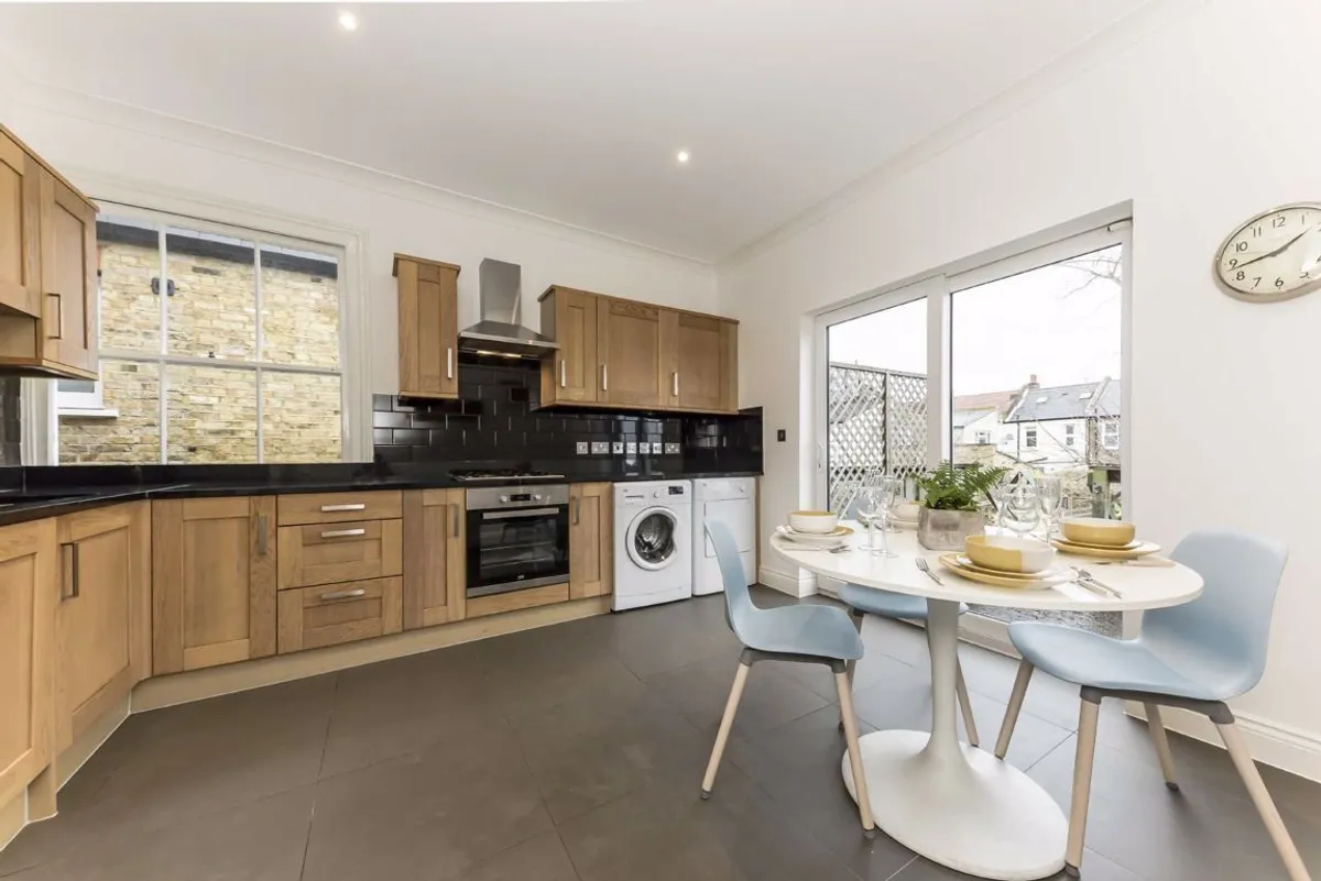 Jacksons | 3 bedroom property for sale in Sellincourt Road, Tooting - £ ...