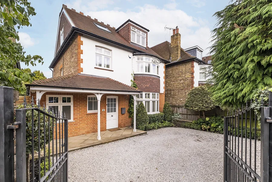 Properties for sale in Sw14