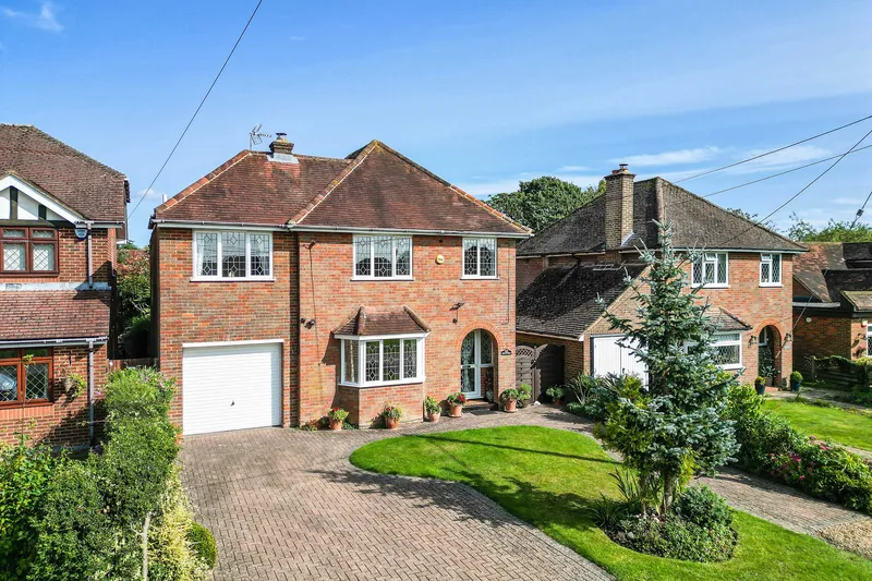 5 bedroom property for sale in Brays Close, Hyde Heath, Amersham, HP6 ...