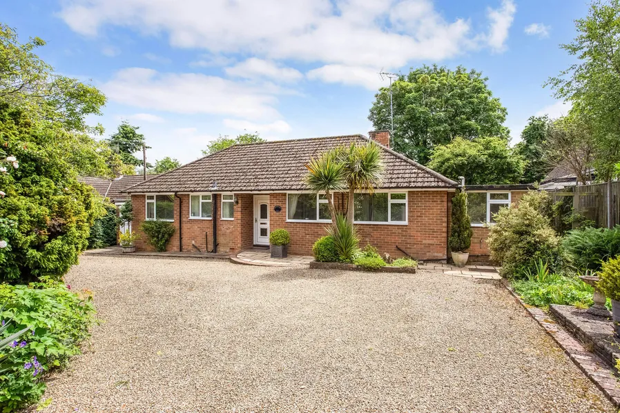 Bungalows for sale in Hampshire
