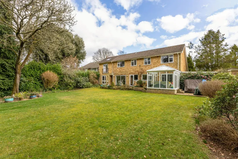 5 bedroom property for sale in Shepherds Way, LIPHOOK, GU30 - Guide ...