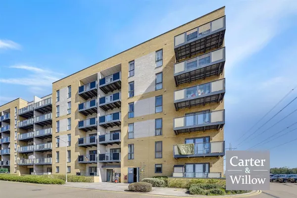 1 bedroom property for sale in Beach House, 3 Sackett Road, Essex - £ ...