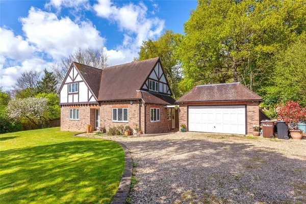 3 bedroom property for sale in Sandhills, Knowl Hill, Berkshire, RG10 ...