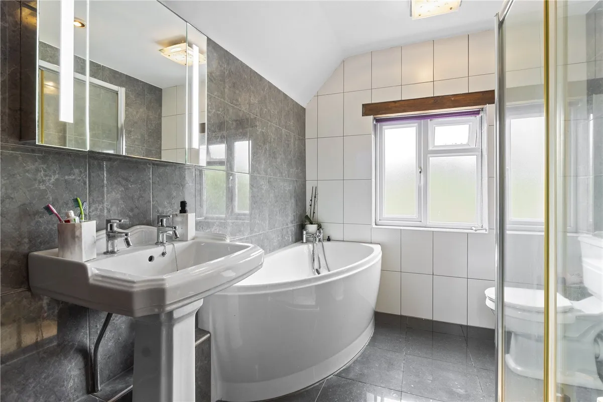 3 bedroom property for sale in Framfield Road, Uckfield, East Sussex ...