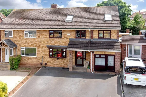 5 bedroom property in Alfoxton Road, Bridgwater, Somerset, TA6 - Guide ...