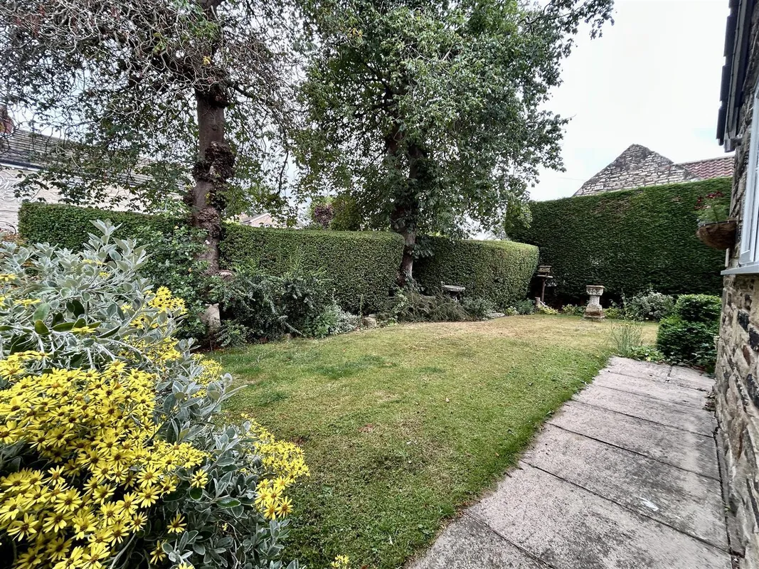 3 bedroom property for sale in Main Street, Ledston, Castleford - £675,000
