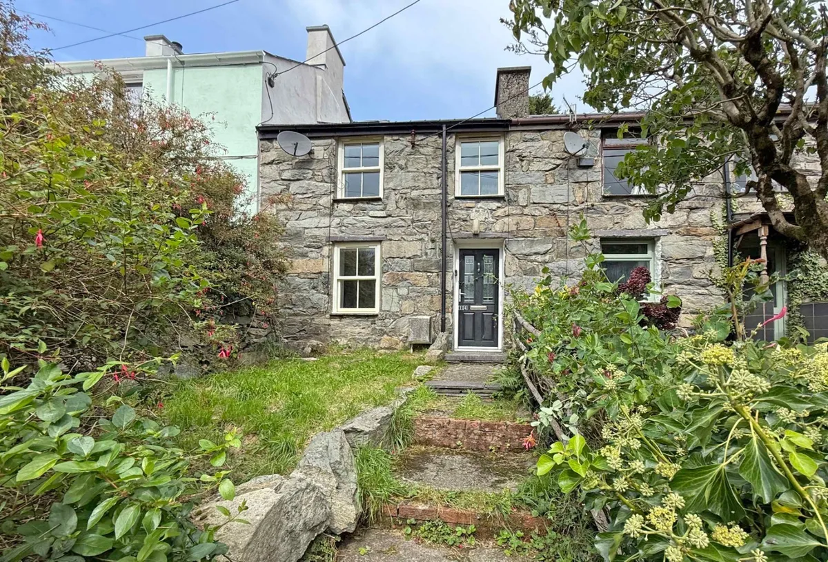 2 bedroom property for sale in Bryn Derwen Terrace, Talysarn ...