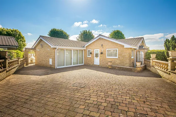 3 bedroom property for sale in 6 Middlefield Croft, Dore, S17 3AS - £ ...
