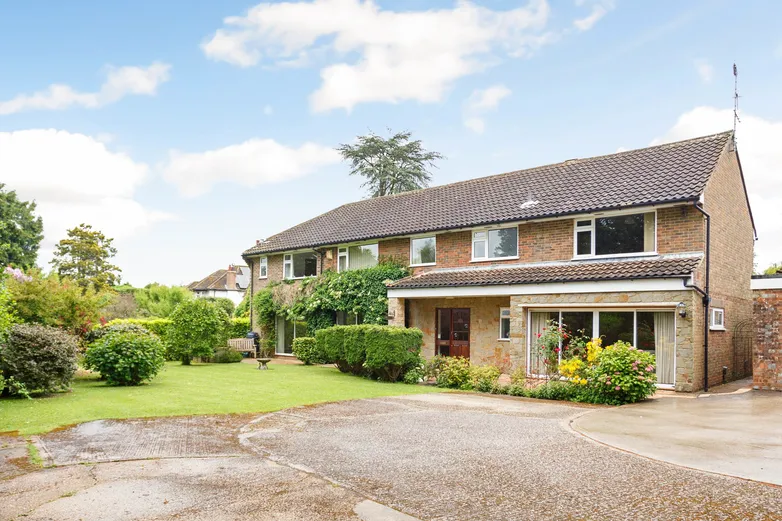 Properties for sale in Horsham