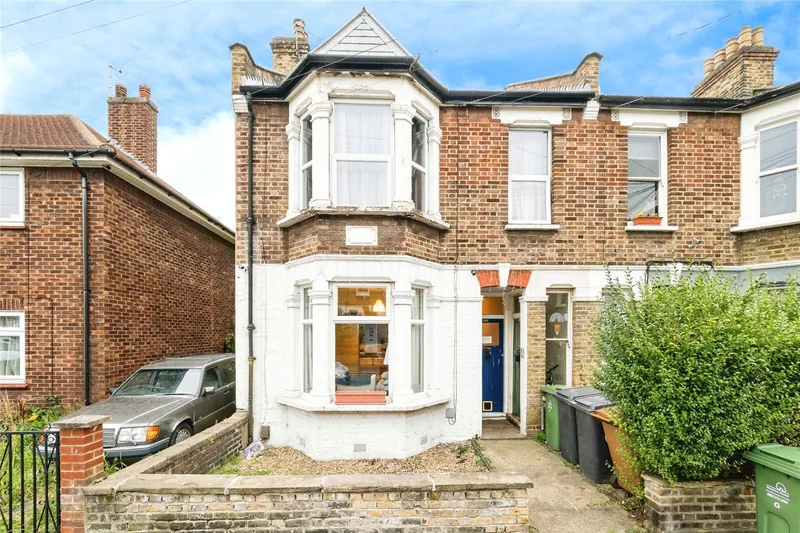 2 bedroom property for sale in Murchison Road, London, E10 - £400,000