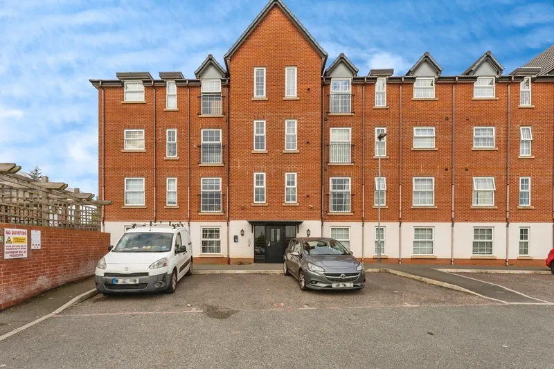 2 bedroom property for sale in Llys Nantgarw, Wrexham, LL13 - Offers ...
