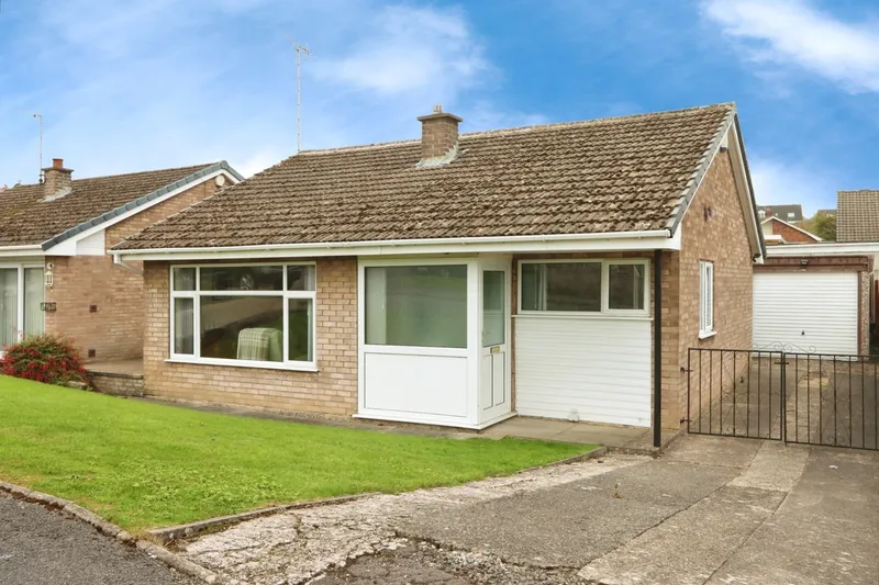 2 bedroom property for sale in Riber Close, Inkersall, Chesterfield ...