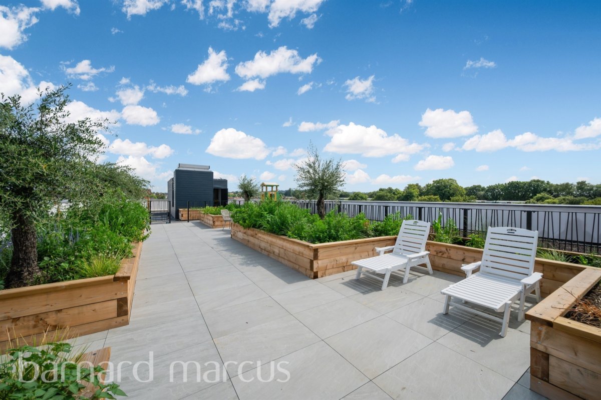 Fallsbrook Road, London - 2 bedroom flat - Barnard Marcus
