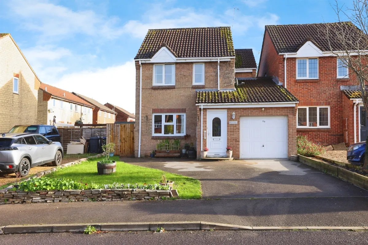 Stockwell Road, Devizes - 3 bedroom link detached house - Allen & Harris