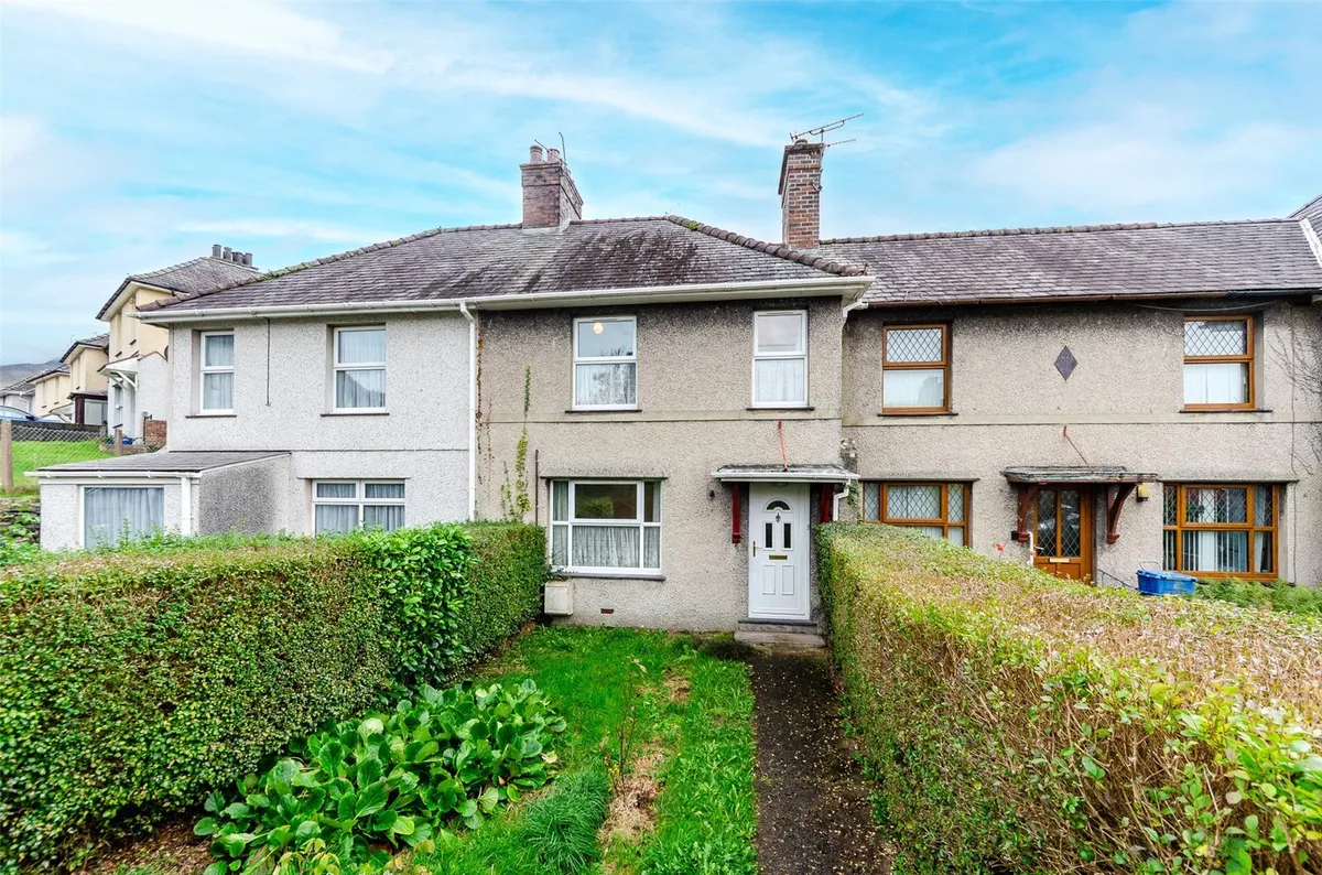 3 bedroom property for sale in Adwy'r Nant, Bethesda, Bangor, Gwynedd ...