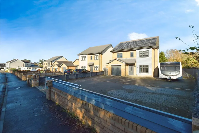 4 bedroom property for sale in Penygroes Road, Gorslas, Llanelli ...