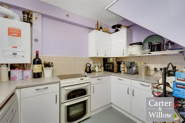 2 bedroom property for sale in Roxwell Road, Barking, Essex - Offers ...