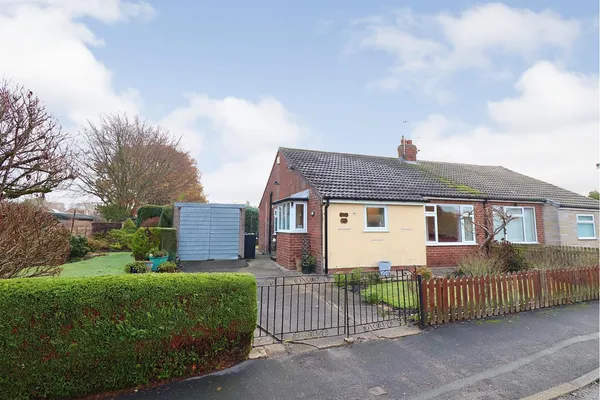 2 bedroom property for sale in Green Acres, Huntington, York - £250,000