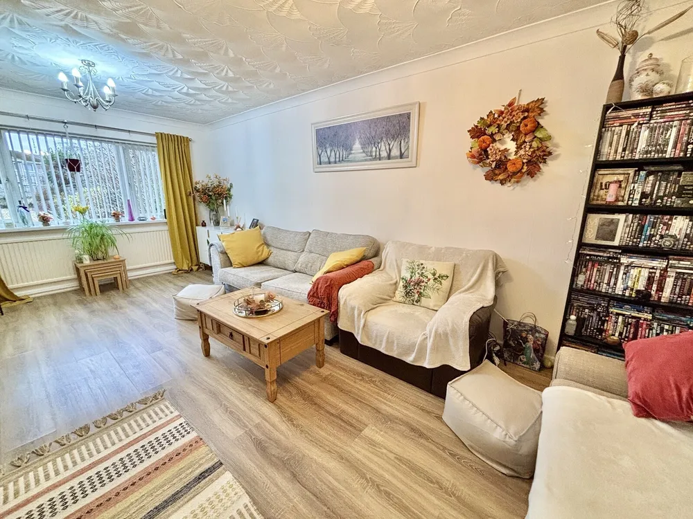 3 bedroom property for sale in Graig Newydd, Godrergraig, Swansea. - £ ...
