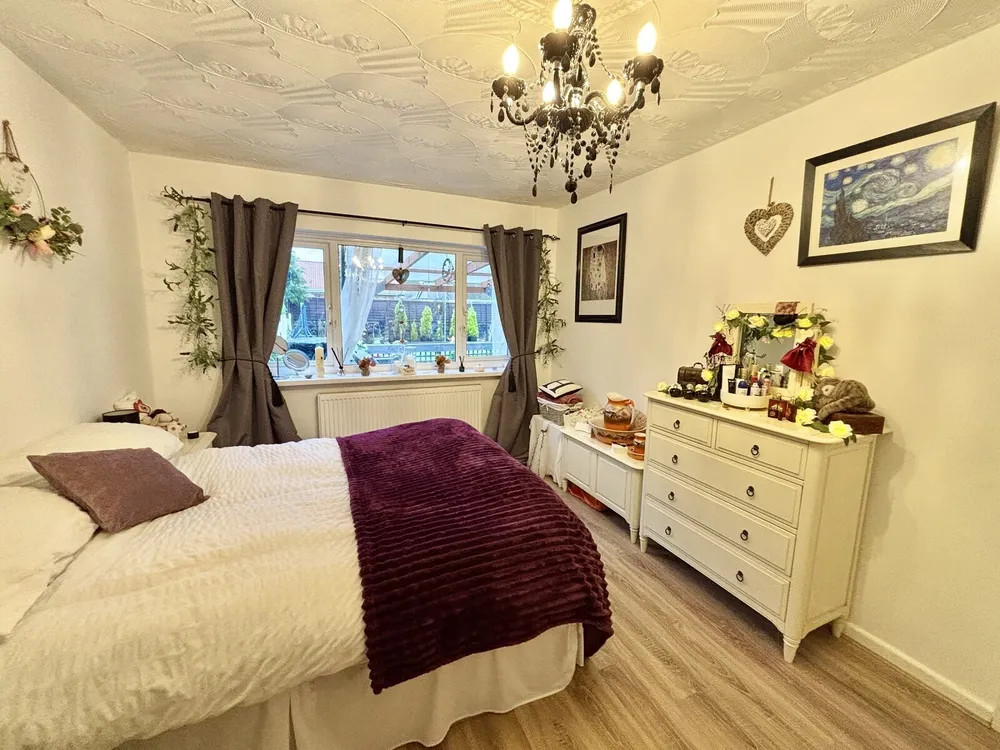 3 bedroom property for sale in Graig Newydd, Godrergraig, Swansea. - £ ...