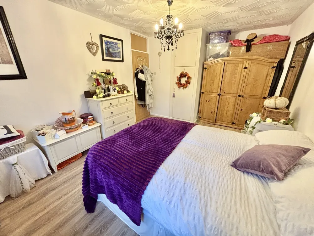 3 bedroom property for sale in Graig Newydd, Godrergraig, Swansea. - £ ...