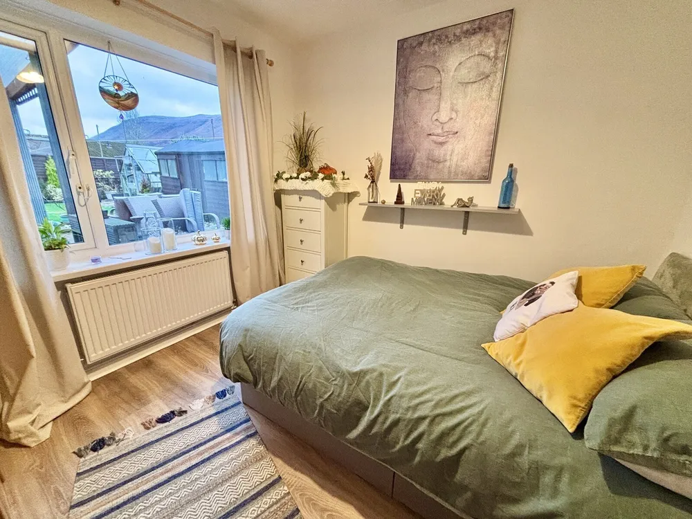 3 bedroom property for sale in Graig Newydd, Godrergraig, Swansea. - £ ...