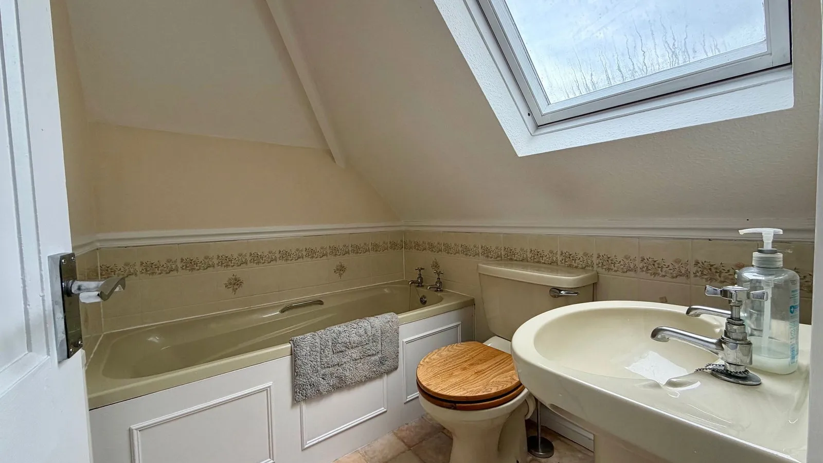 4 bedroom property to let in Long Lane, Tilehurst, Reading, RG31 6YQ ...