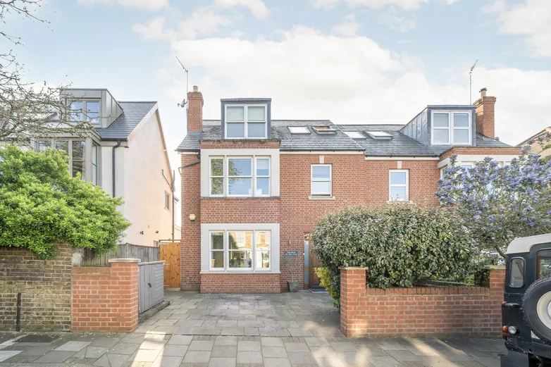 Properties for sale in Sw14